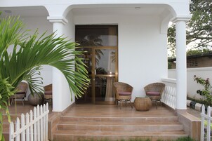 Quarto Duplo Deluxe, 1 cama king-size, varanda, vista para o mar | Terraço/pátio interior