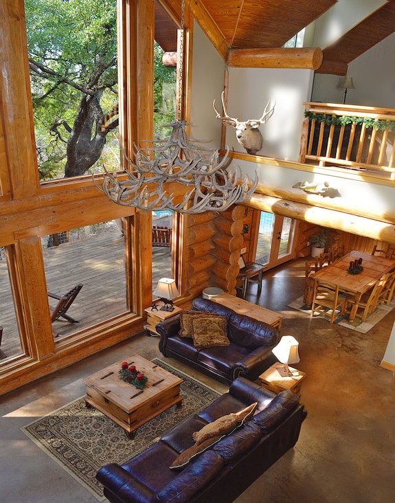 6br Lodge W/ Pool & Hot Tub Sleeps 24- Pets - Lake Buchanan, TX