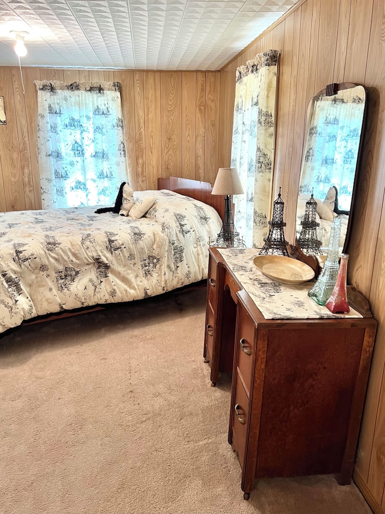 Country Farmhouse, Family Friendly, Beautiful Views, Gorgeous Sunsets - Oklahoma