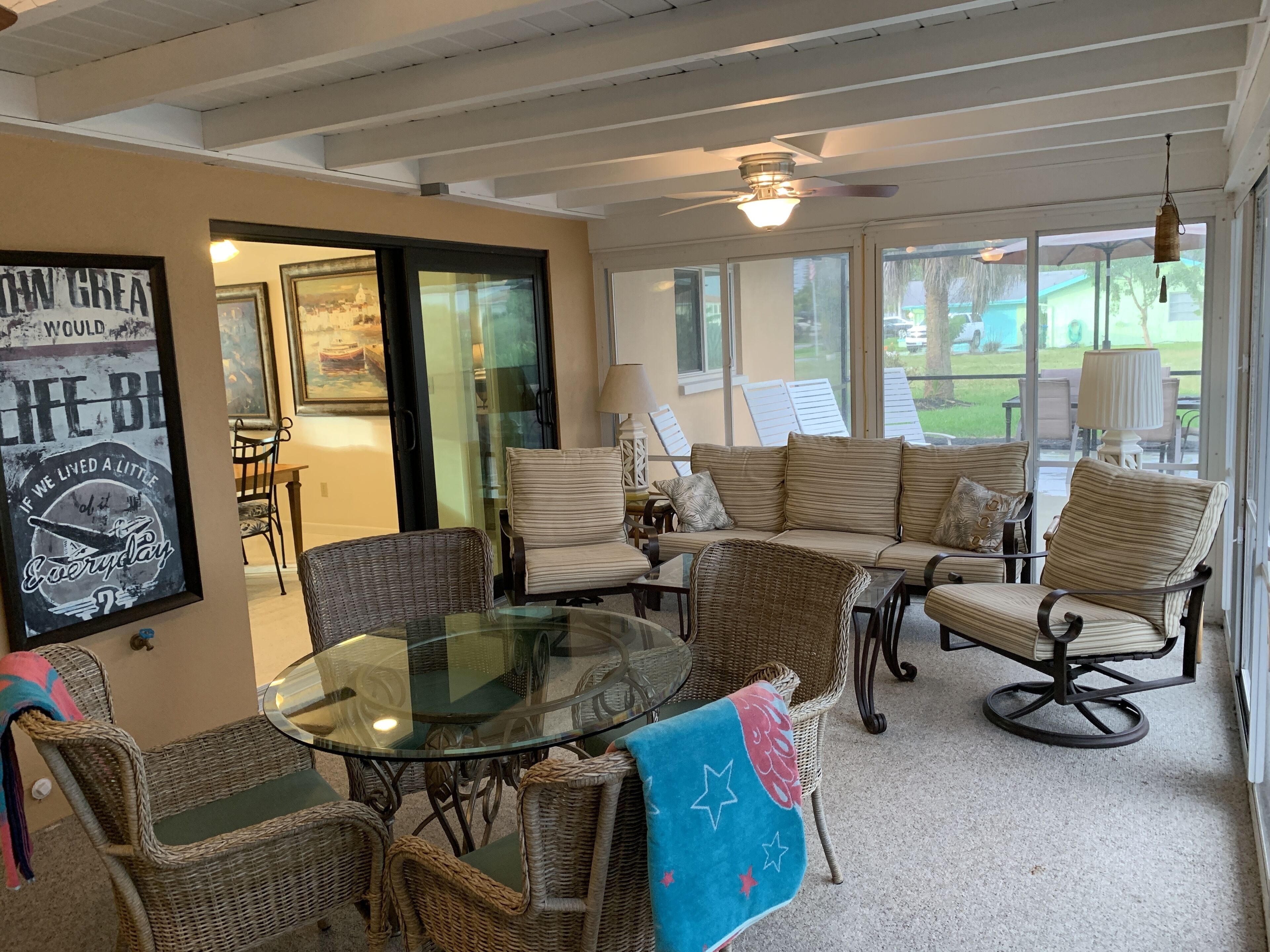 4b /3b 5/tvs  Gulf Access Canal,  Pool, Home  Sleeps 16 - Sanibel Island, FL