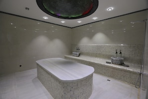 Salas para tratamentos a dois, massagens com pedras quentes