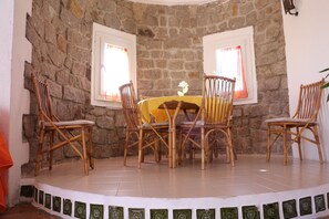 Casa, 2 quartos | Opções para refeição no quarto