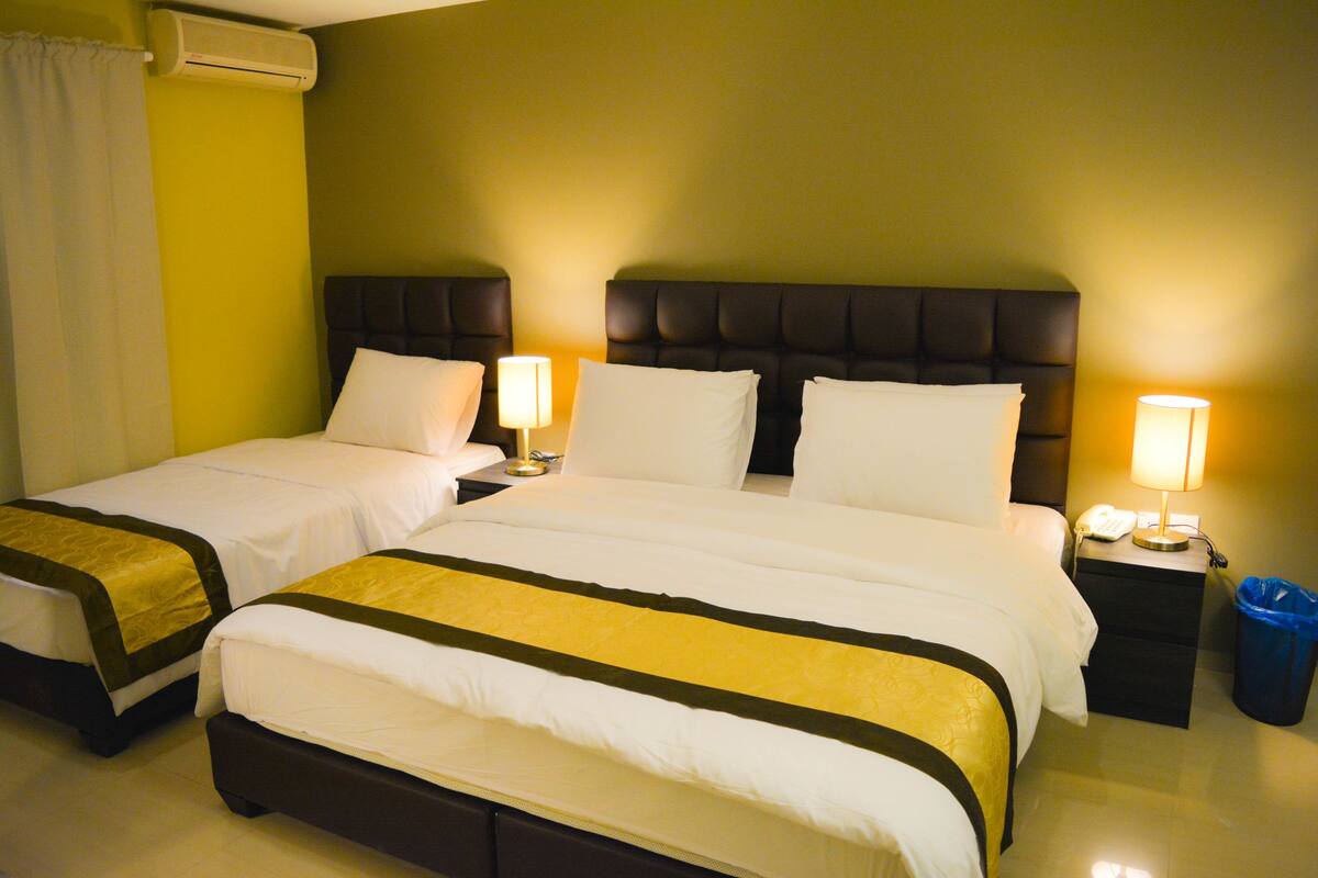 Minibar, secretária, cortinas/cortinados opacos, quartos insonorizados