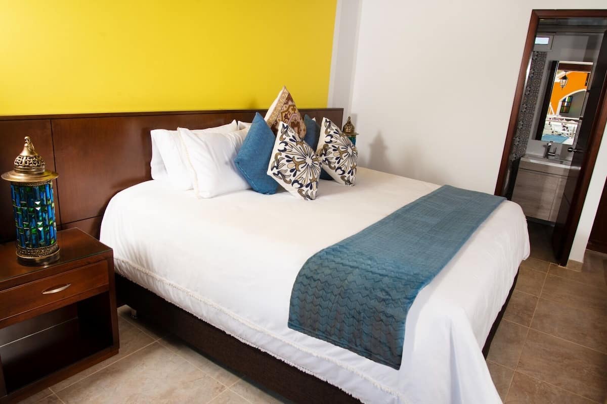 Quarto Duplo ou Twin Superior, 1 cama king-size, varanda | Lençóis de algodão egípcio, roupa de alta qualidade, edredões de penas 