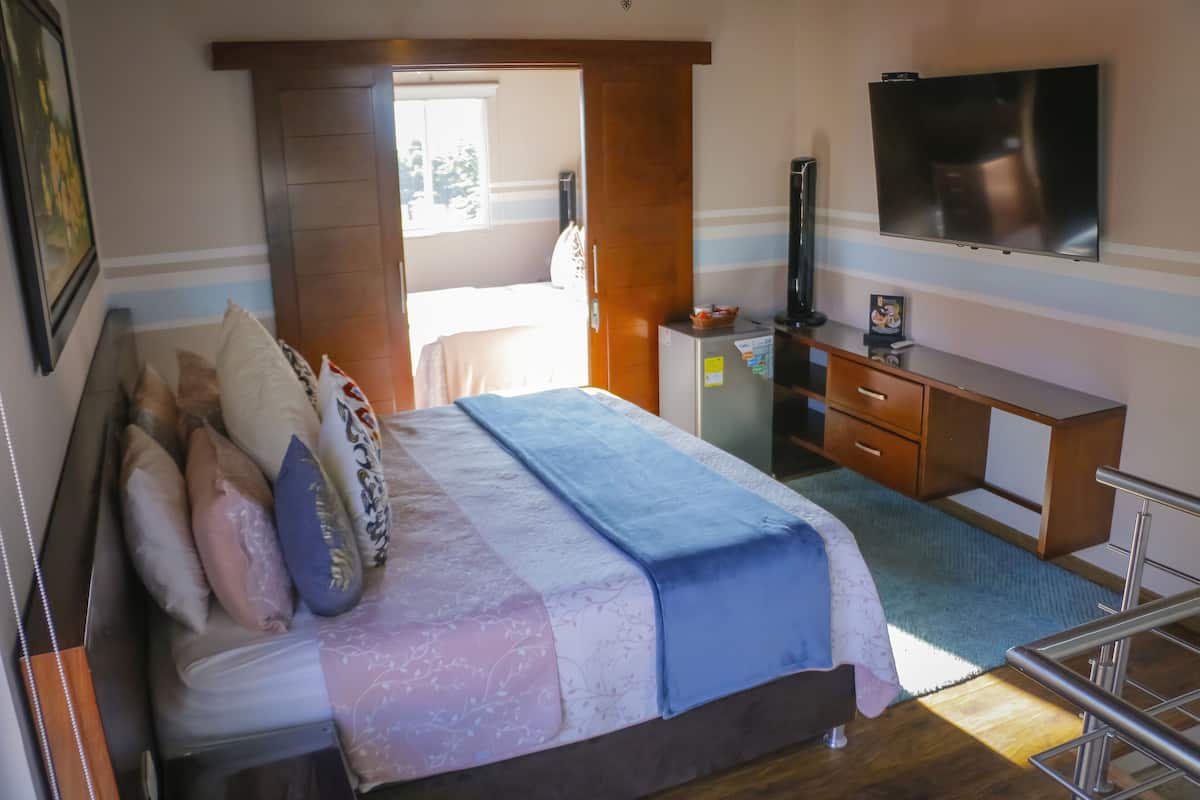 Cabana de Madeira Familiar, várias camas, não fumadores | Lençóis de algodão egípcio, roupa de alta qualidade, edredões de penas 