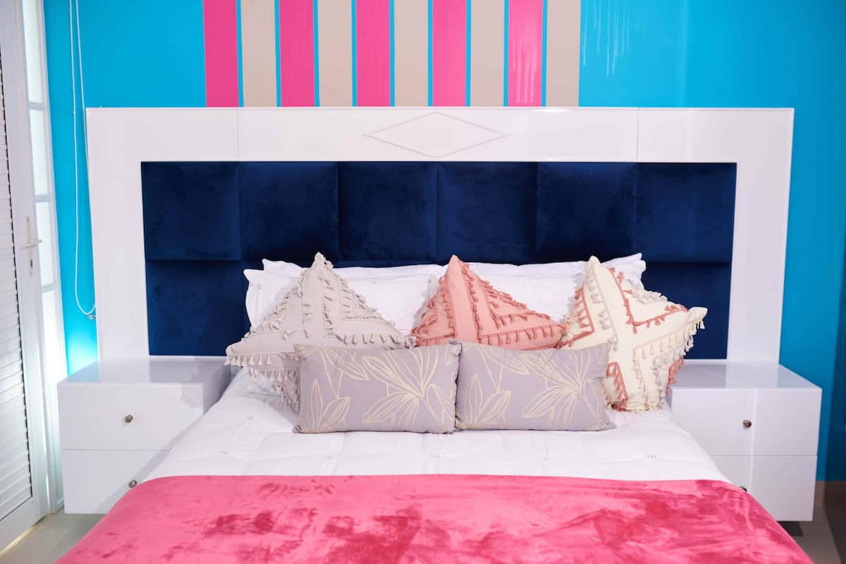 Quarto Quádruplo Standard, várias camas | 1 quarto, lençóis de algodão egípcio, roupa de alta qualidade