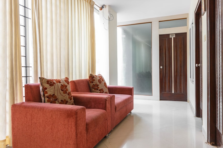 4 Seasons Suites Offers Luxury Apartment Suites Ideal For 4 Persons Near Forum - Bangalore