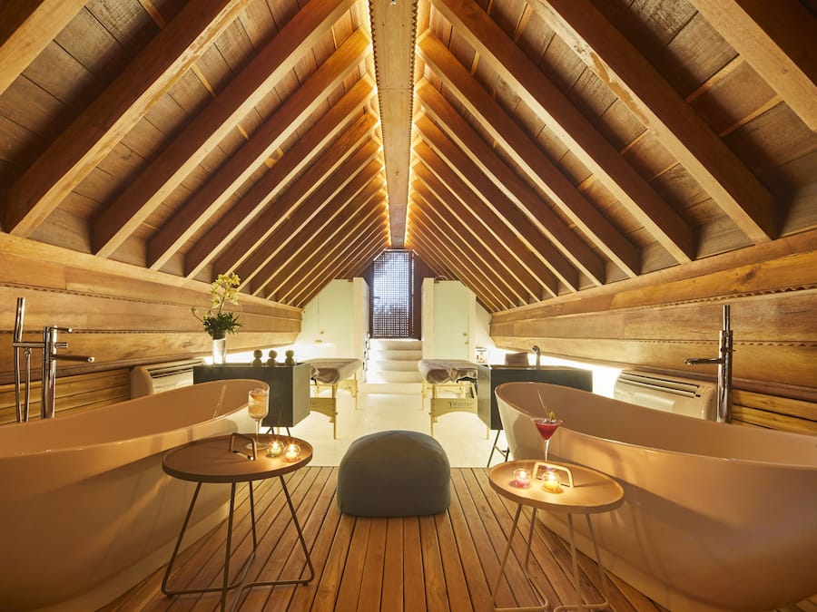 Sala(s) para tratamentos a casais, sauna, hidroterapia, aromaterapia