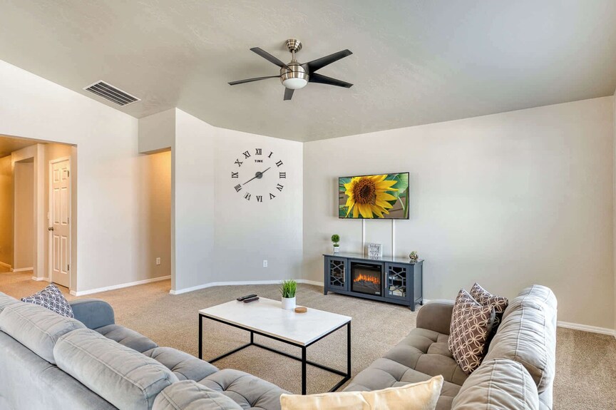 4br W/ Garage Parking | Fast Wifi & Playroom - Lake Lowell, ID