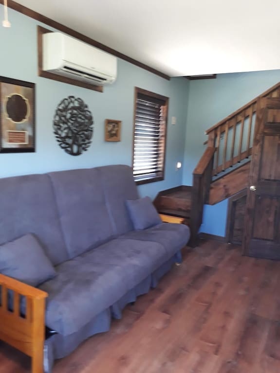 Peace On The Prairie Too - Tiny House, Pets Allowed, No Cleaning Fee. - Illinois