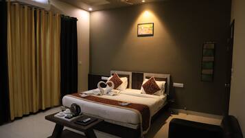 Quarto de Luxo, 1 cama king-size, varanda, vista para a montanha | Lençóis de algodão egípcio, roupa de alta qualidade