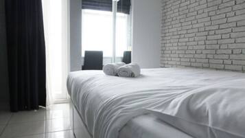 Quarto | Escrivaninha, Wi-Fi de cortesia, roupa de cama