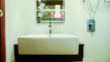 Quarto | Pia do banheiro