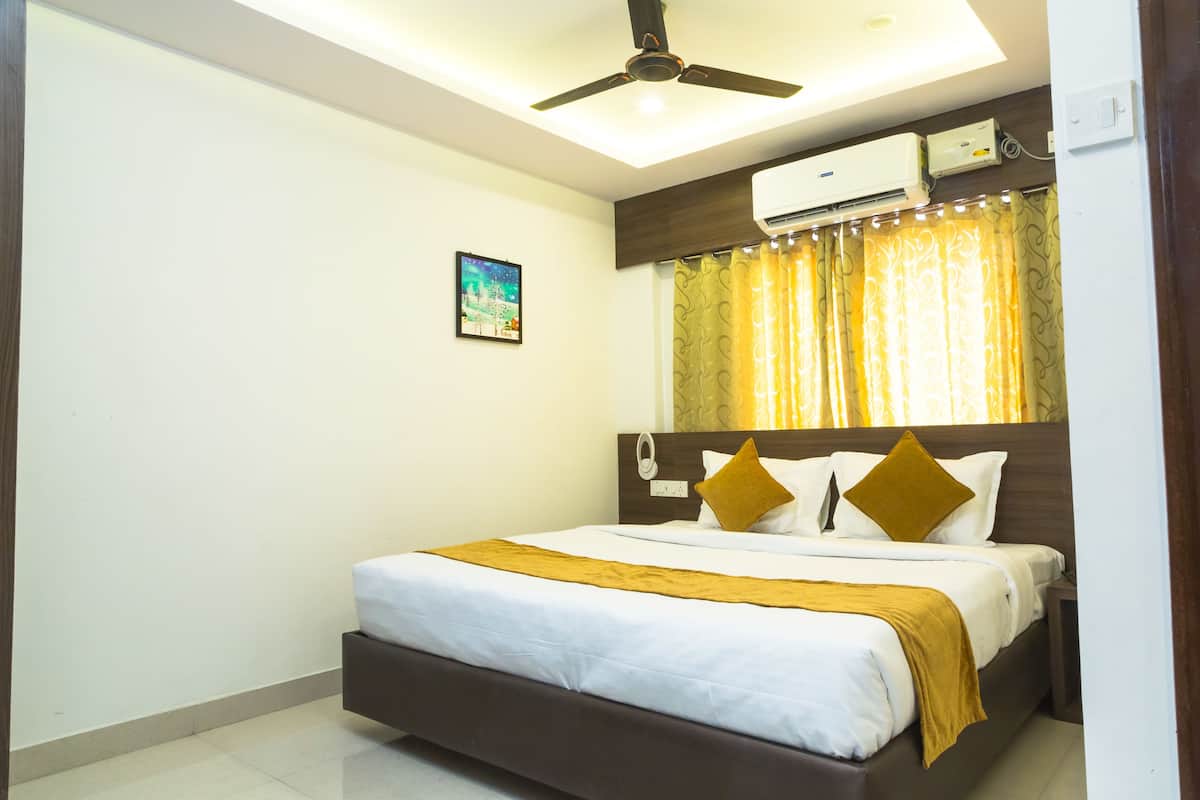 Quarto Standard, 1 cama queen-size, acessível | 1 quarto, com mobília individualizada, secretária