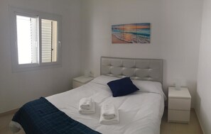 Ferro/tábua de engomar, Wi-fi grátis, roupa de cama fornecida