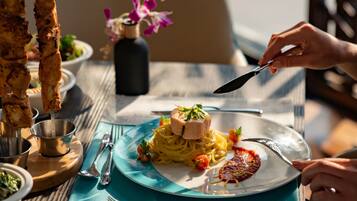 2 restaurantes, pequenos-almoços servidos, cozinha internacional