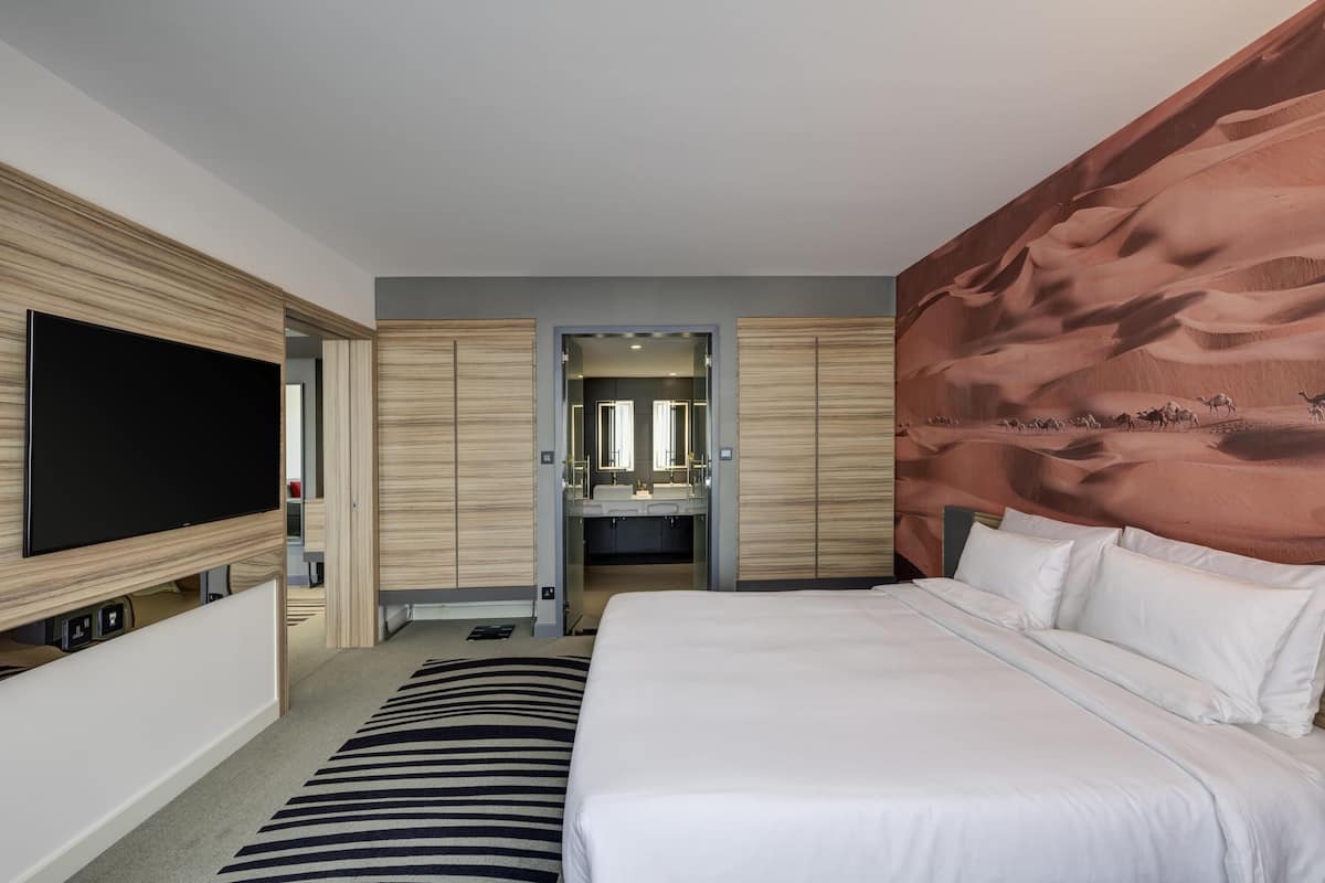Suíte executiva, 1 cama de casal e sofá-cama, vista para a lagoa | Roupas de cama antialérgicas, edredons de pluma, camas Select Comfort
