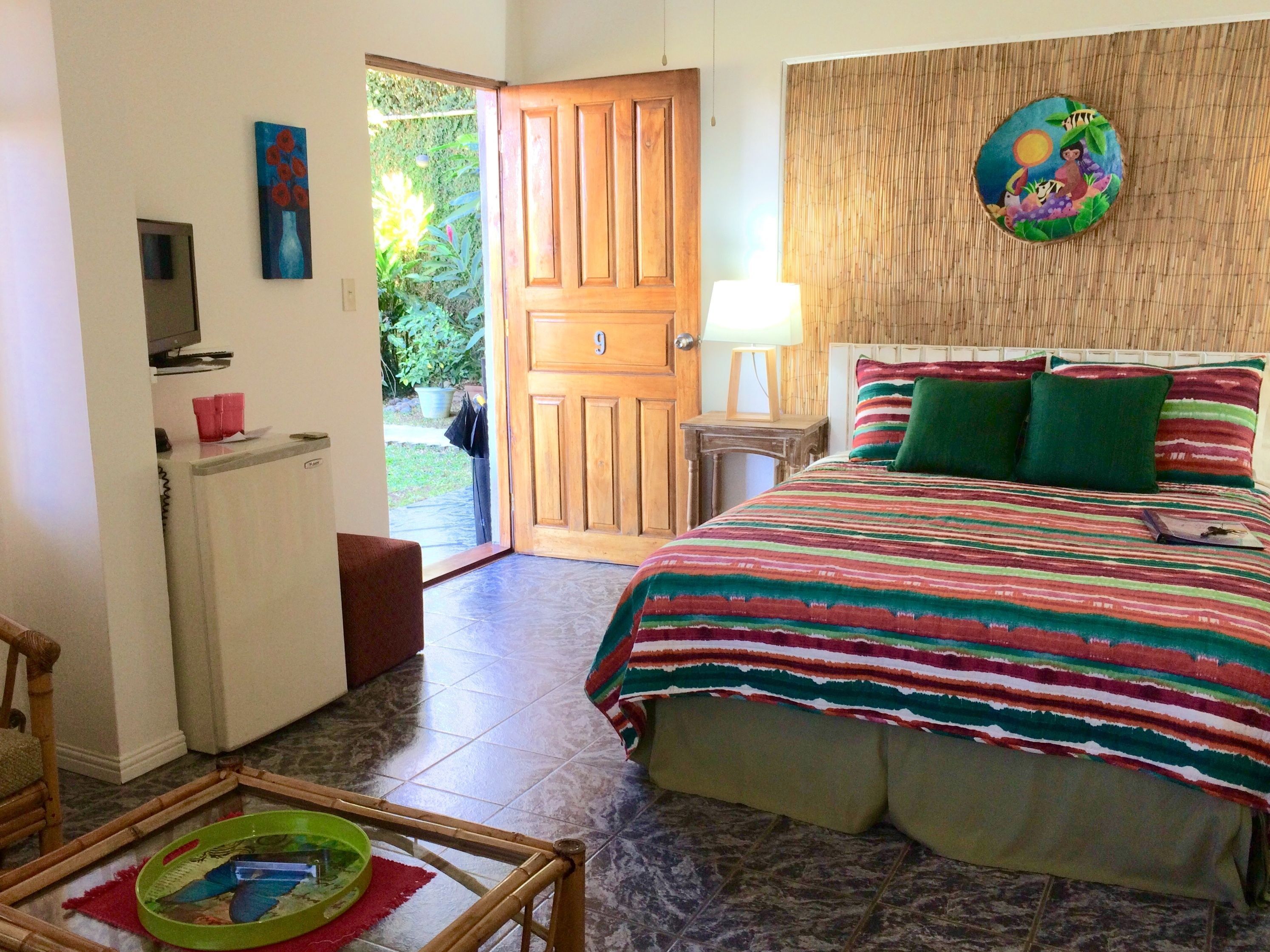 Frigobar, Wi-Fi de cortesia, roupa de cama