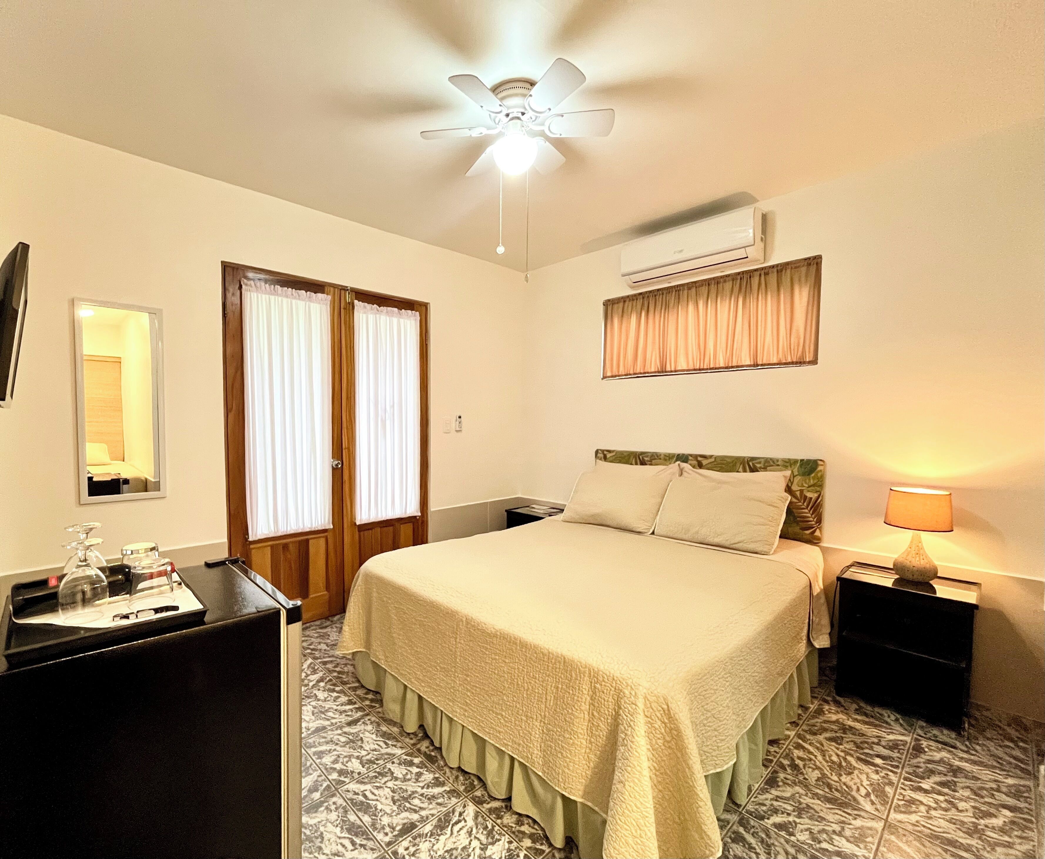 Frigobar, Wi-Fi de cortesia, roupa de cama