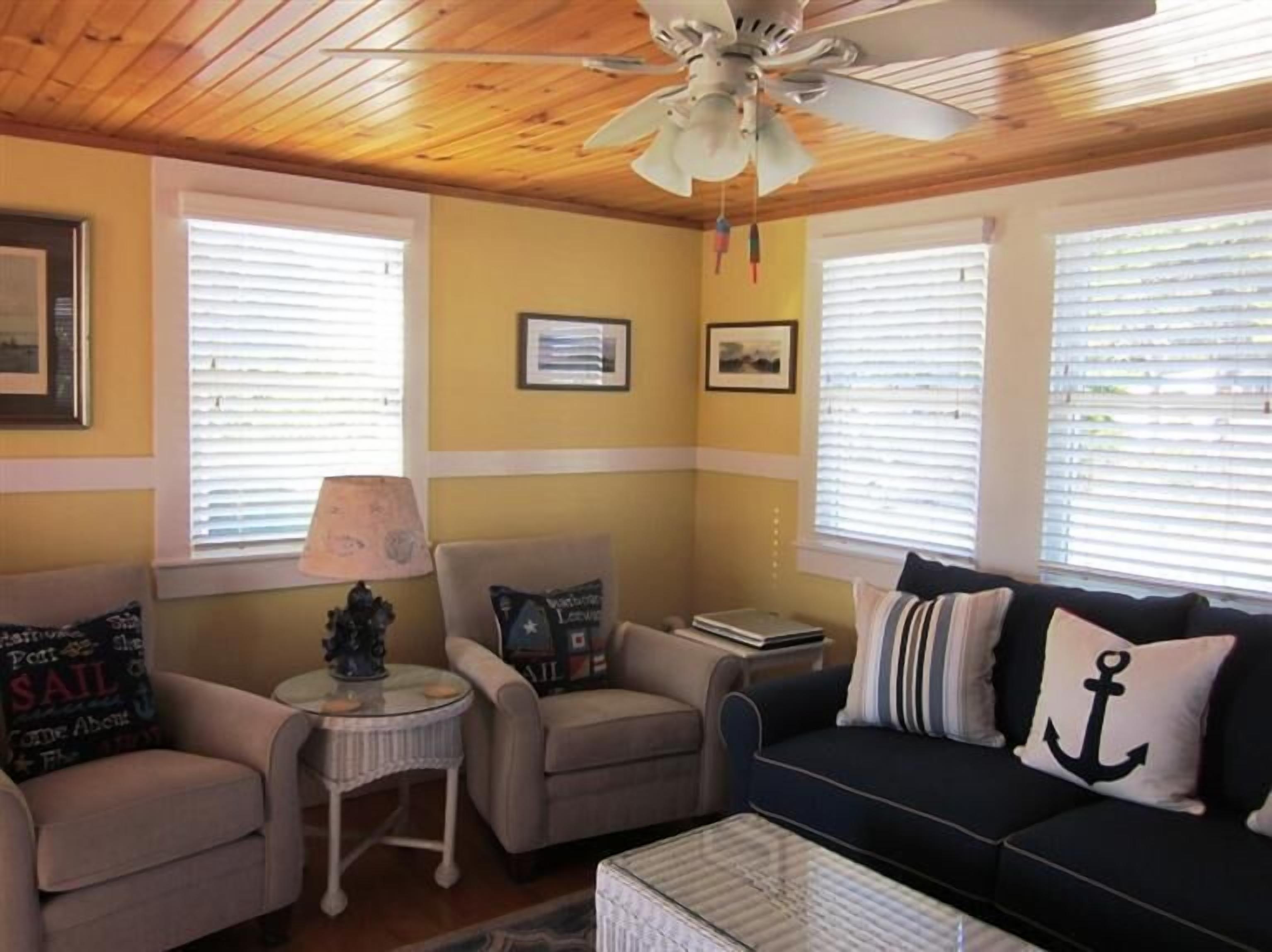 Quaint Wellfleeter Cottage On Mayo Beach With 400 Feet Of Private Beach - Wellfleet, MA