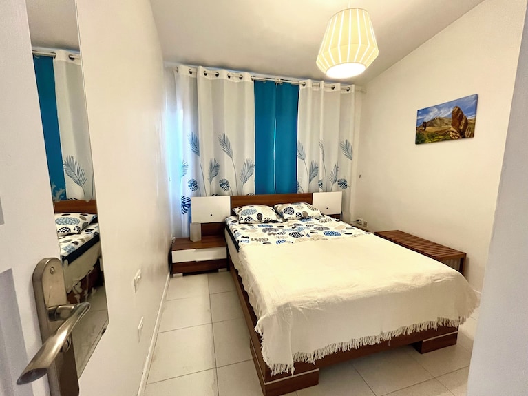 Preciosos Apartamentos De 2 Dormitorios Con Vistas Al Mar, Aire Acondicionado Y Wifi. - Adeje