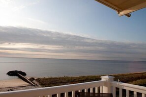 EFFORTLESS BEACHFRONT LUXURY - Experience the tranquility of a secluded ...