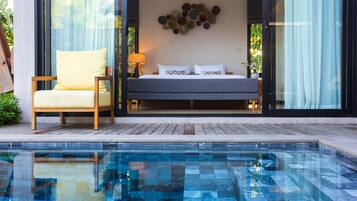2-Bedroom Pool Villa | Minibar grátis, cofre no quarto, secretária