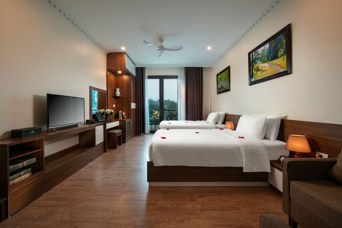 Quarto duplo luxo, sacada, vista para a montanha | 1 quarto, roupas de cama premium, frigobar, cofres nos quartos