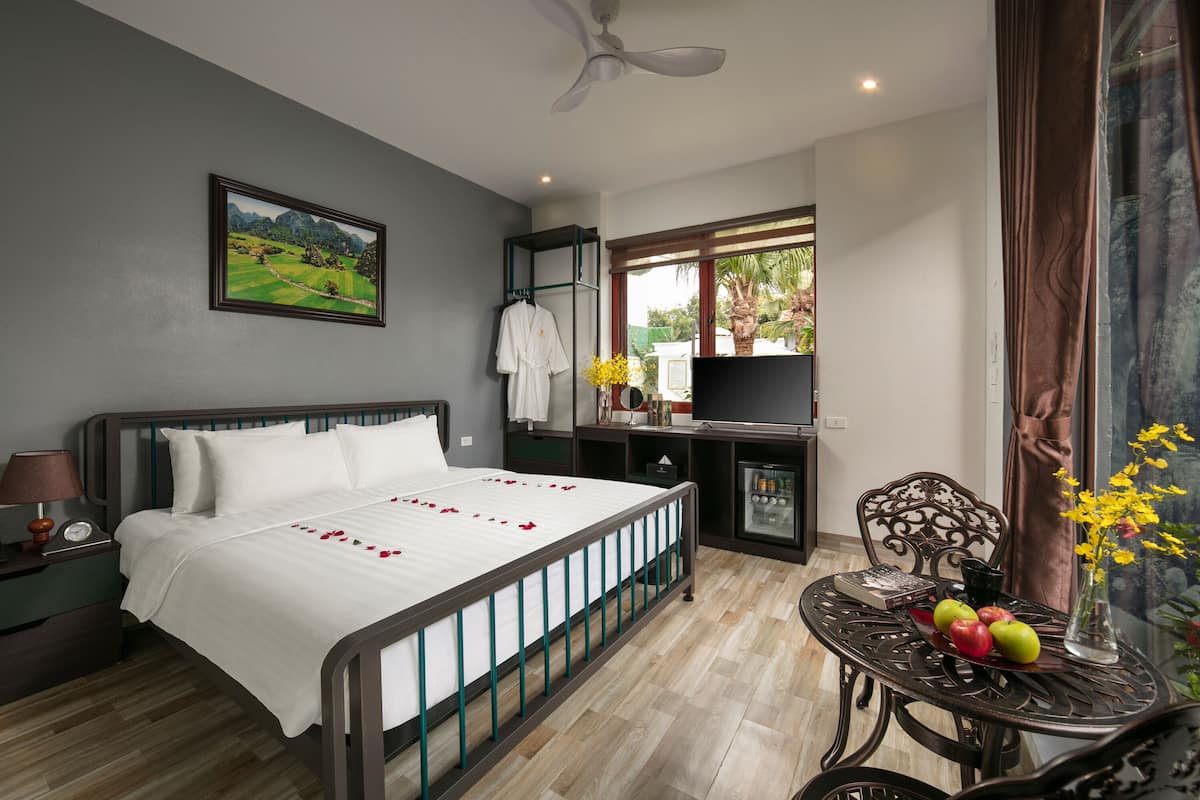 Vila luxo, acesso à piscina, vista para o jardim | 1 quarto, roupas de cama premium, frigobar, cofres nos quartos