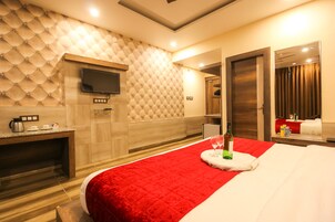 Quarto superior | Escrivaninha, quartos à prova de som, Wi-Fi de cortesia, roupa de cama