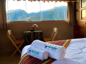 Huaynapicchu King Suite with Valley View | Vista do quarto