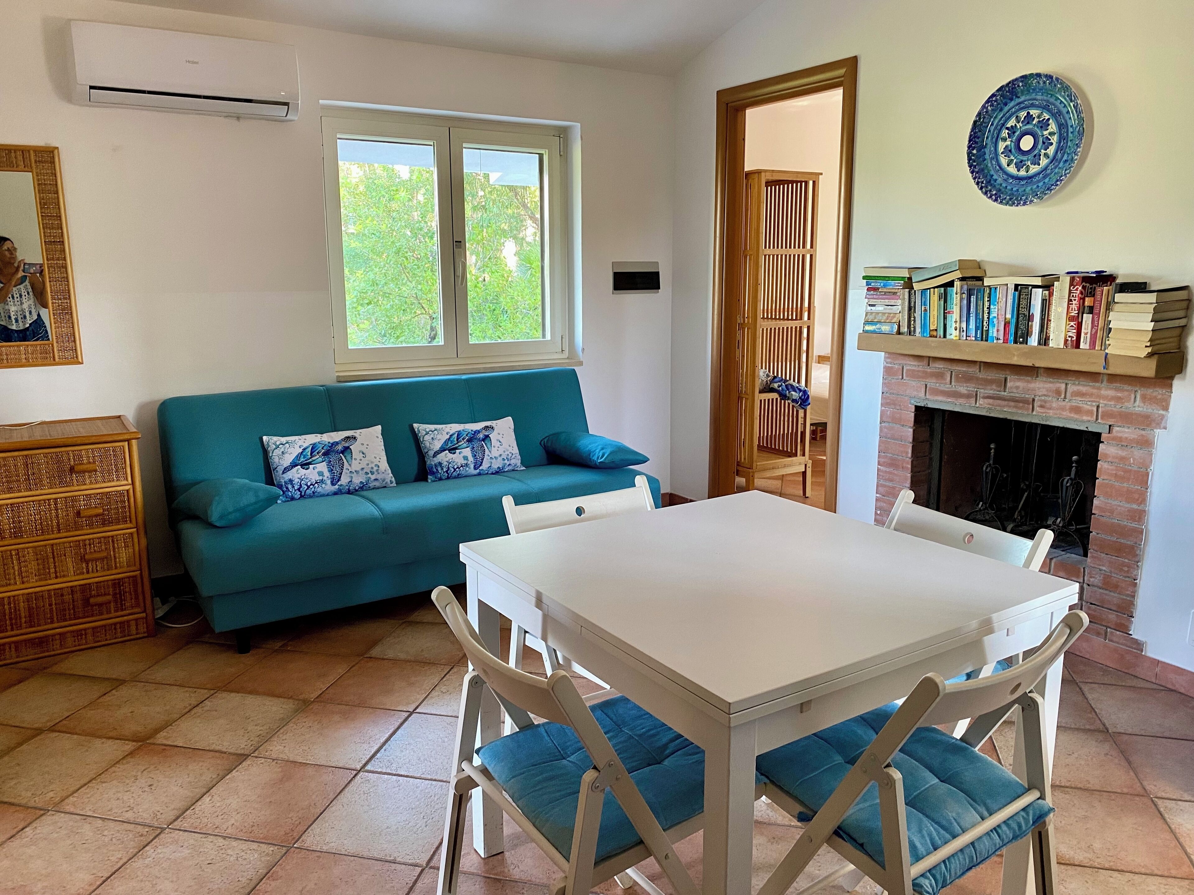 Villa Marina Piccola. Beachfront Accomodation With Spacious Garden - Soverato