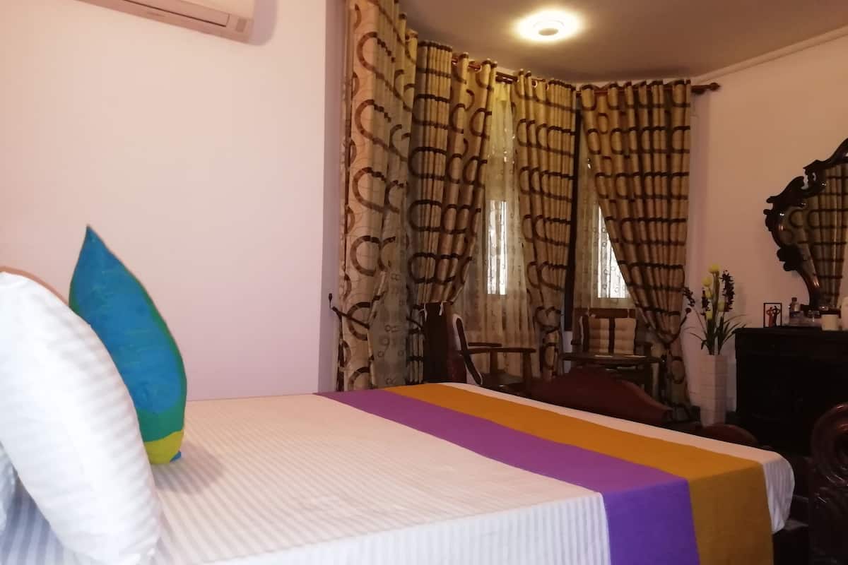 Quarto Duplo Comfort, 1 cama queen-size, não fumadores | Roupa de alta qualidade, ferro/tábua de engomar, Wi-fi grátis