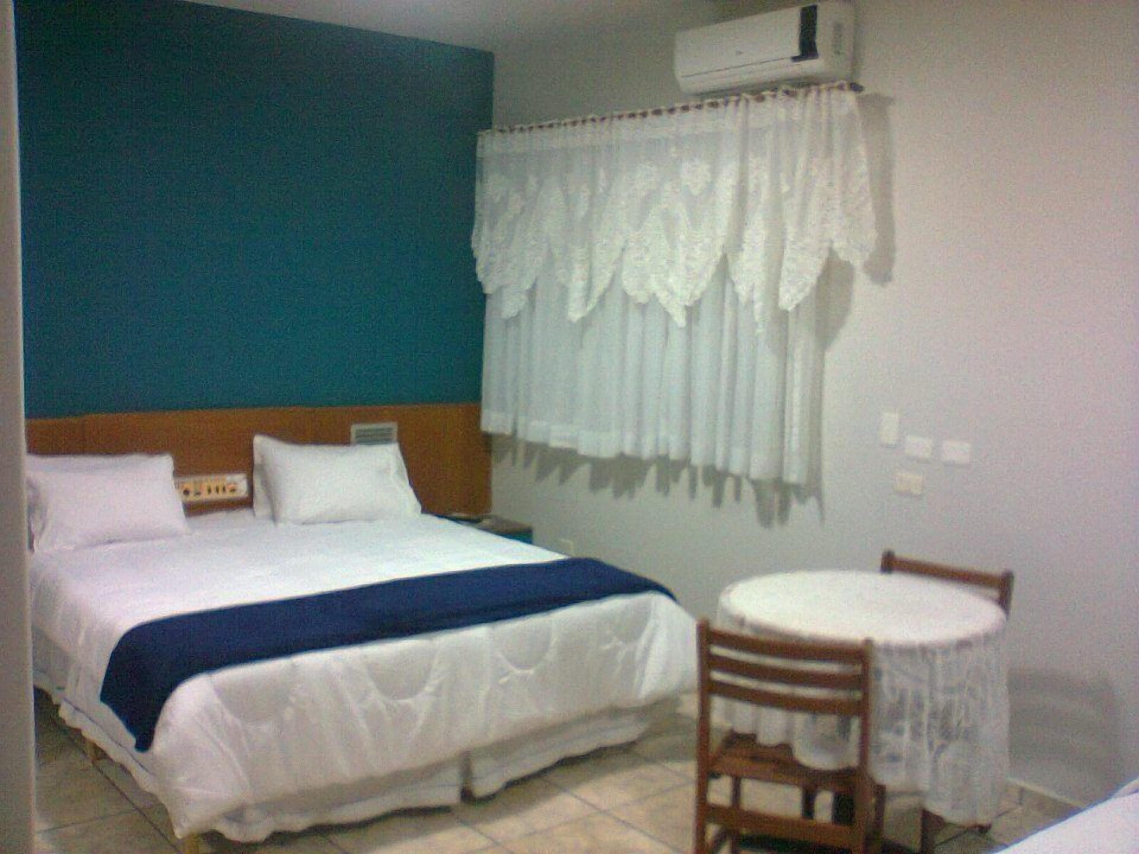 Frigobar, Wi-Fi de cortesia, roupa de cama
