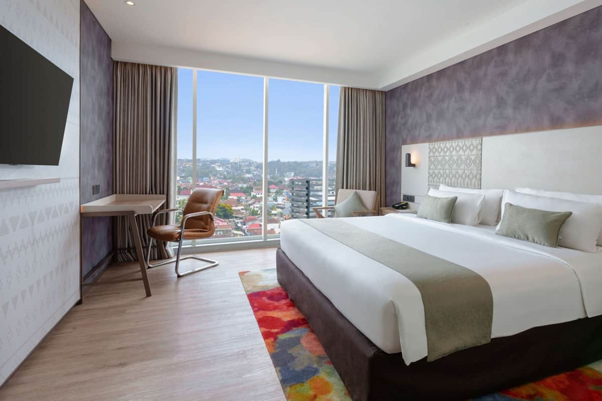 Grand Superior Room - 2 Single Beds - City View | Cofre no quarto, secretária, cortinas/cortinados opacos
