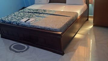 Quarto Duplo Superior, 1 cama king-size, não fumadores | Lençóis de algodão egípcio, roupa de alta qualidade