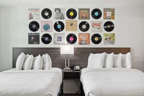 Standard Double Room | Roupa de alta qualidade, camas de colchão pillowtop 