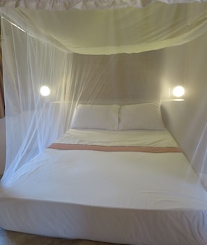 Quartos à prova de som, Wi-Fi de cortesia, roupa de cama