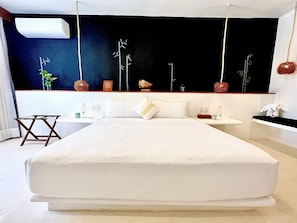 Suíte, 1 cama King | Roupas de cama de algodão egípcio, roupas de cama premium, frigobar