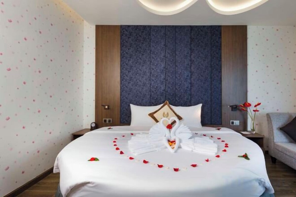 17 quartos, roupa de alta qualidade, minibar, cofre no quarto 