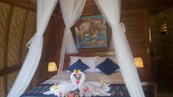 Com decoração personalizada, secretária