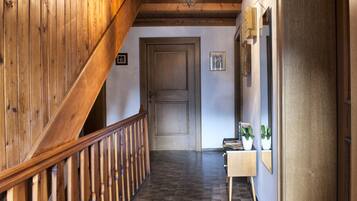 Apartamento | 5 quartos, secretária, ferro/tábua de engomar, Wi-fi grátis