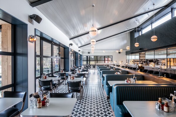 Pequenos-almoços, almoços e jantares servidos