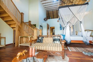 Casa de Campo Premium, varanda, vista para o lago | Com decoração personalizada, com mobília individualizada, secretária