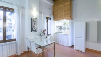 Loft Romântico, 1 quarto | Refeições no quarto