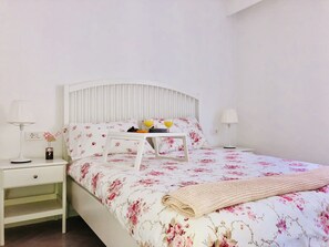 Apartamento conforto, 1 quarto, para não fumantes | 1 quarto, cofres nos quartos, individualmente decorados