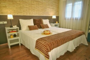 Apartamento, 2 quartos (Riguel) | Secretária, cortinas/cortinados opacos, quartos insonorizados 