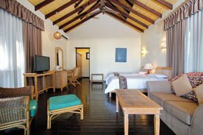 Quarto Duplo, vista para o mar | Cofre no quarto, secretária, quartos insonorizados 