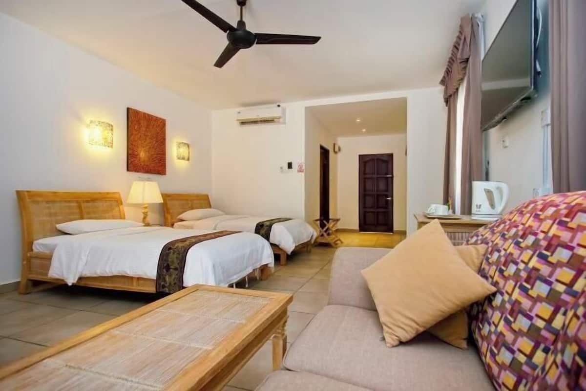 1 quarto, cofre no quarto, secretária, quartos insonorizados