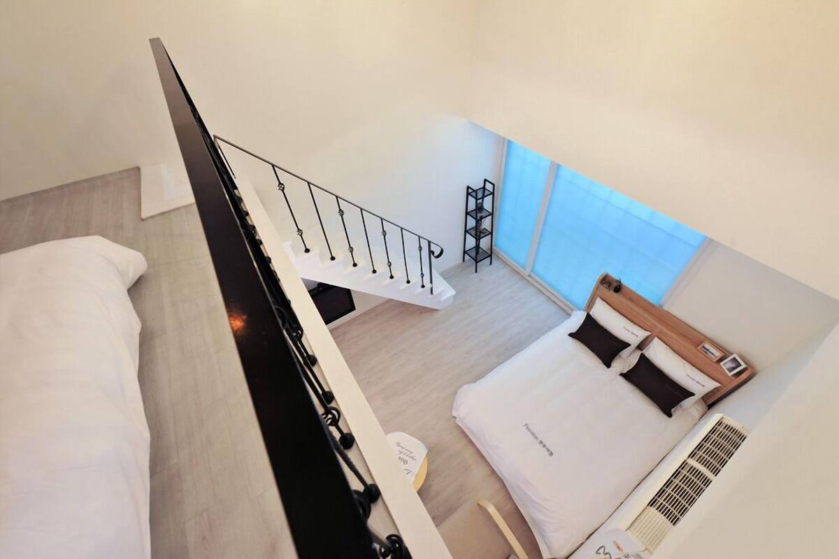 Quarto (D) | Wi-Fi de cortesia